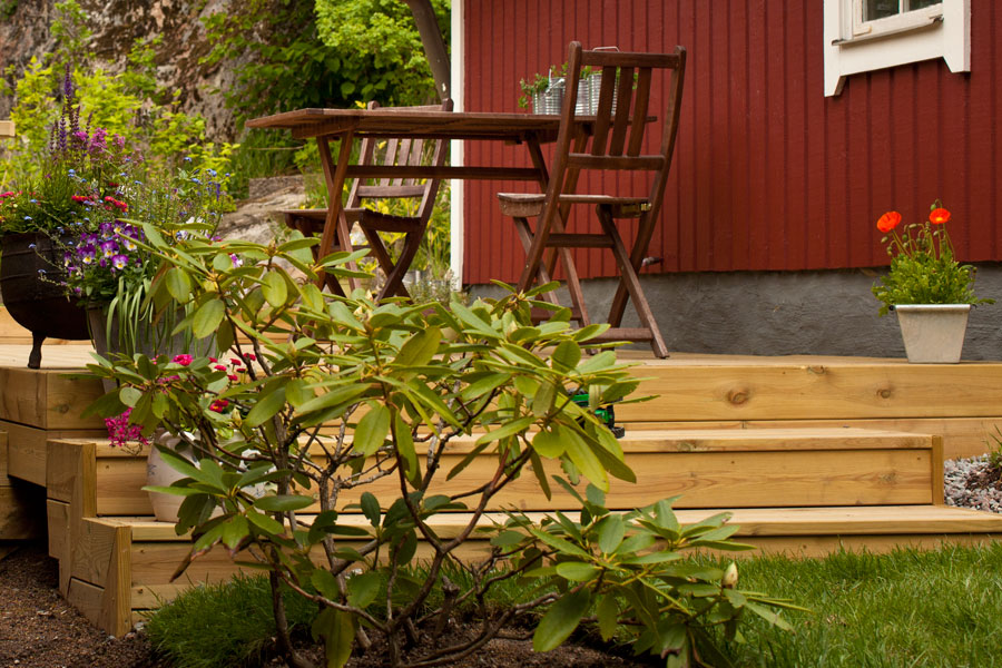 Trätrappa, bygg en trätrappa i trädgården | dinbyggare.se